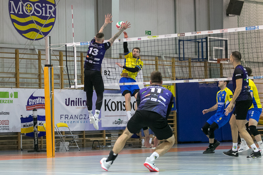 Wilk syty, Słupca rozbita. Derby zakończone w trzech setach