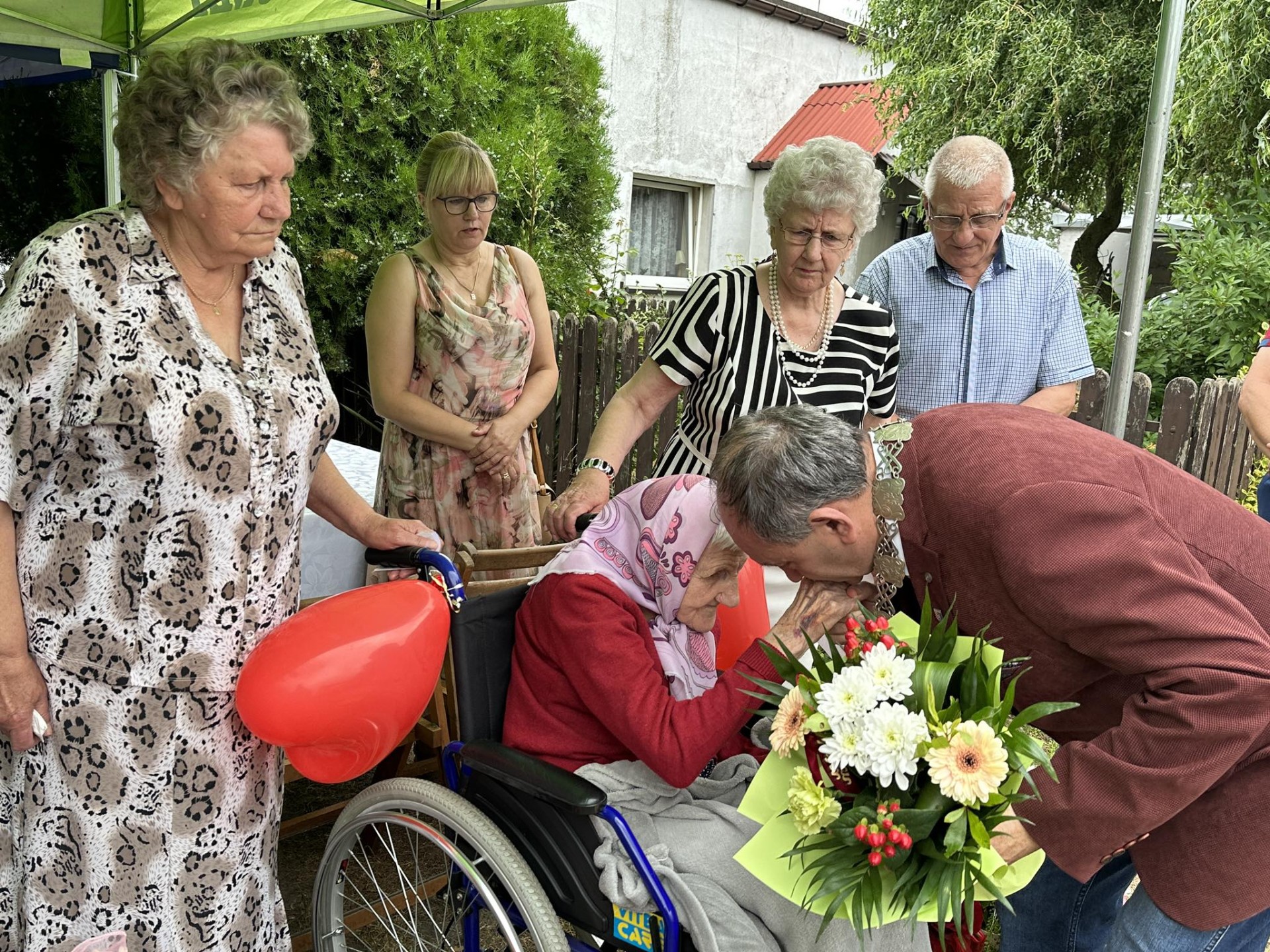 Urodziła aż 14 dzieci. Janina Mioducka świętuje setne urodziny!