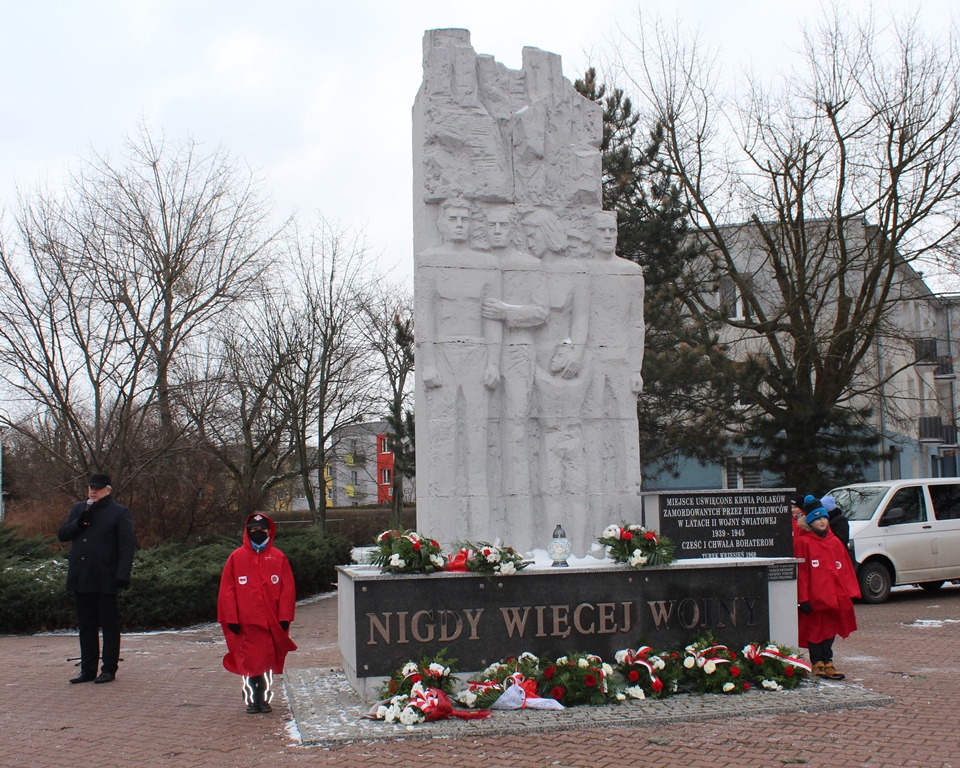 Turek. „Nigdy więcej wojny”. Uroczystości przy pomniku
