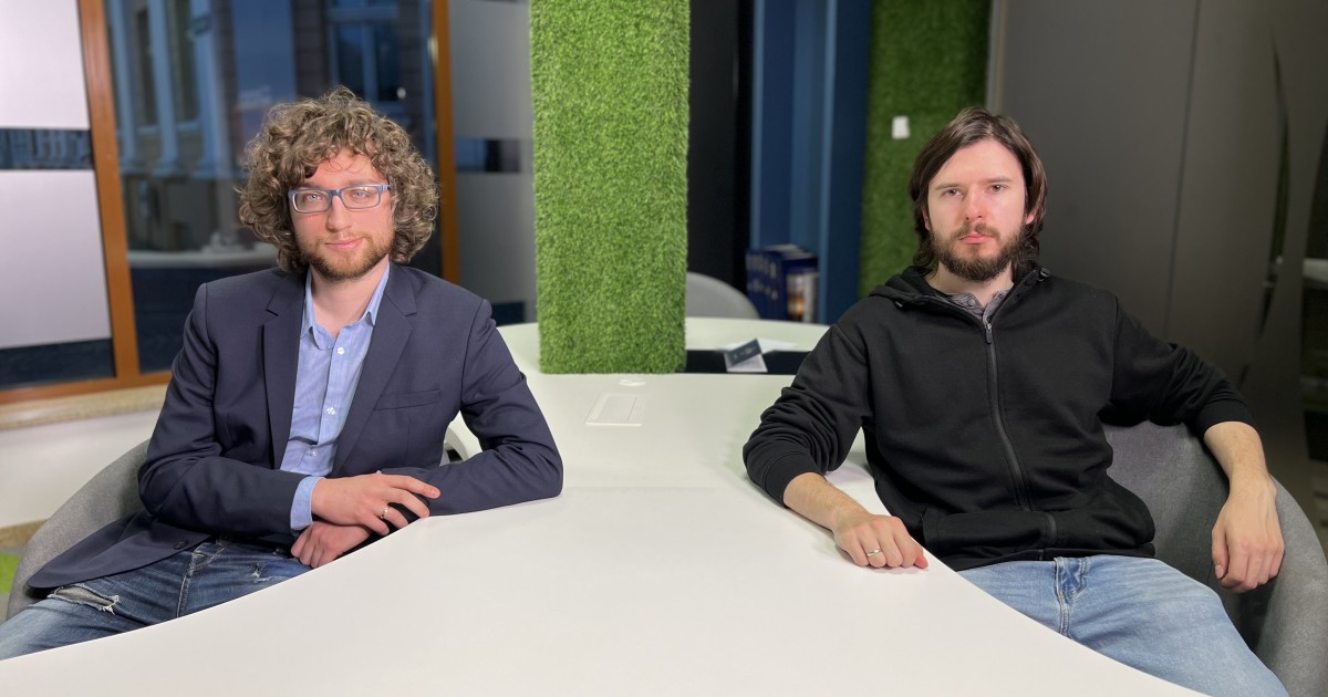 Piotr Korytkowski odkrywa talenty, a Robert Popkowski sadzi lasy