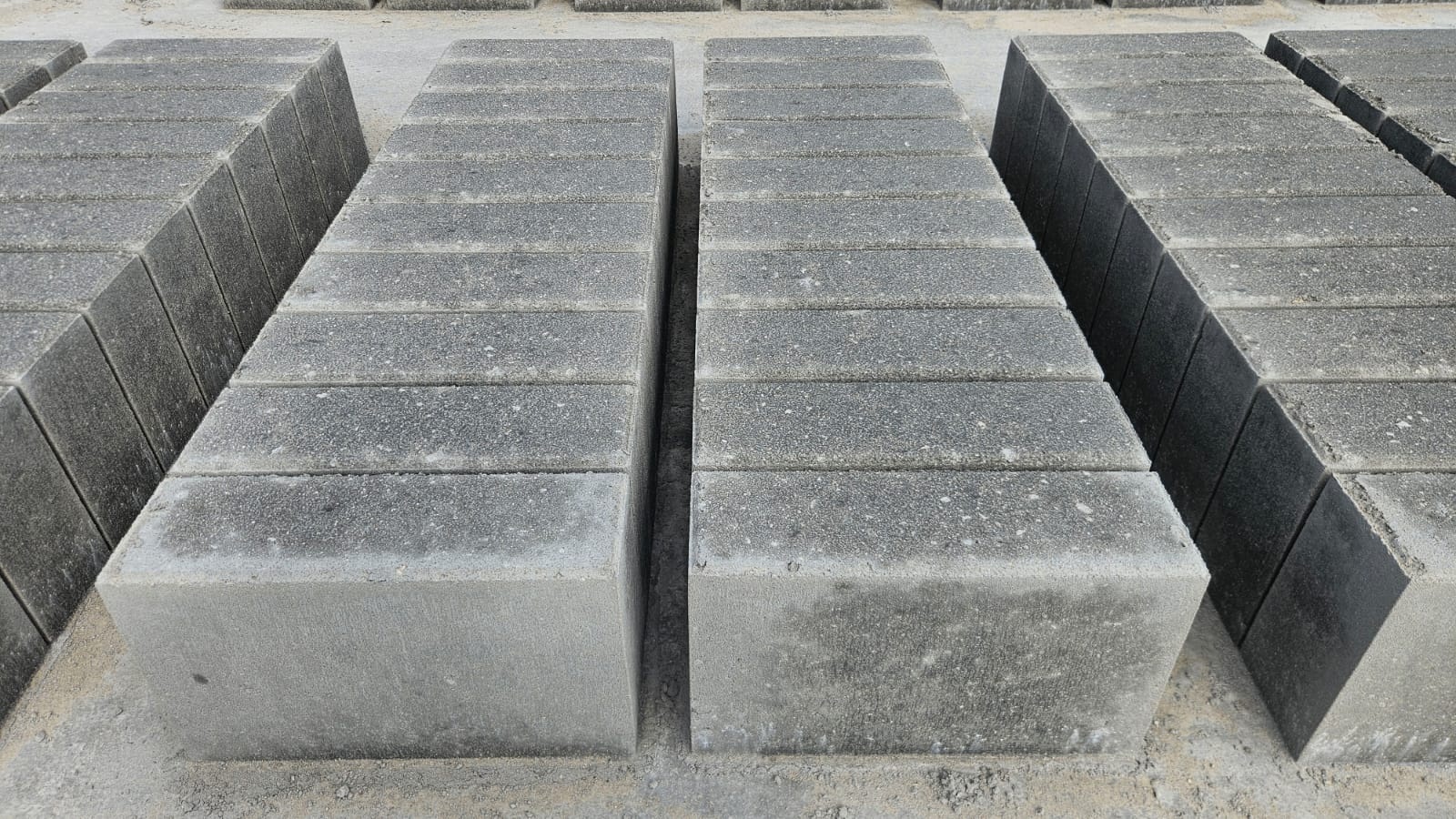 Ogłoszenie: Bloczki betonowe fundamentowe B15, kategoria: materiały ...